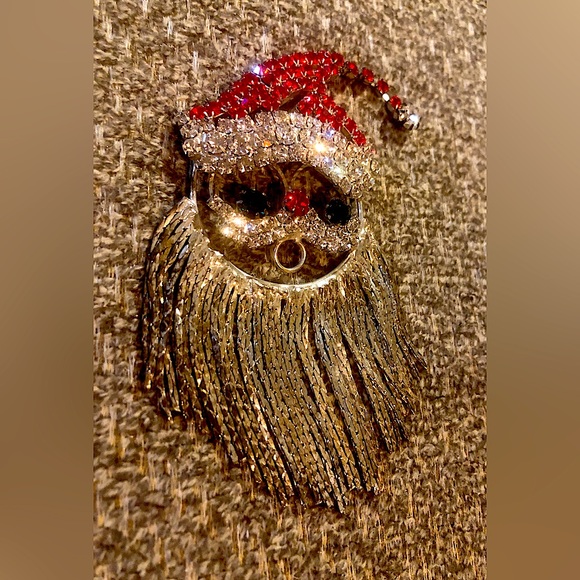 Jewelry | Vintage Rhinestone Santa Clause Pin Silver Beard | Poshmark